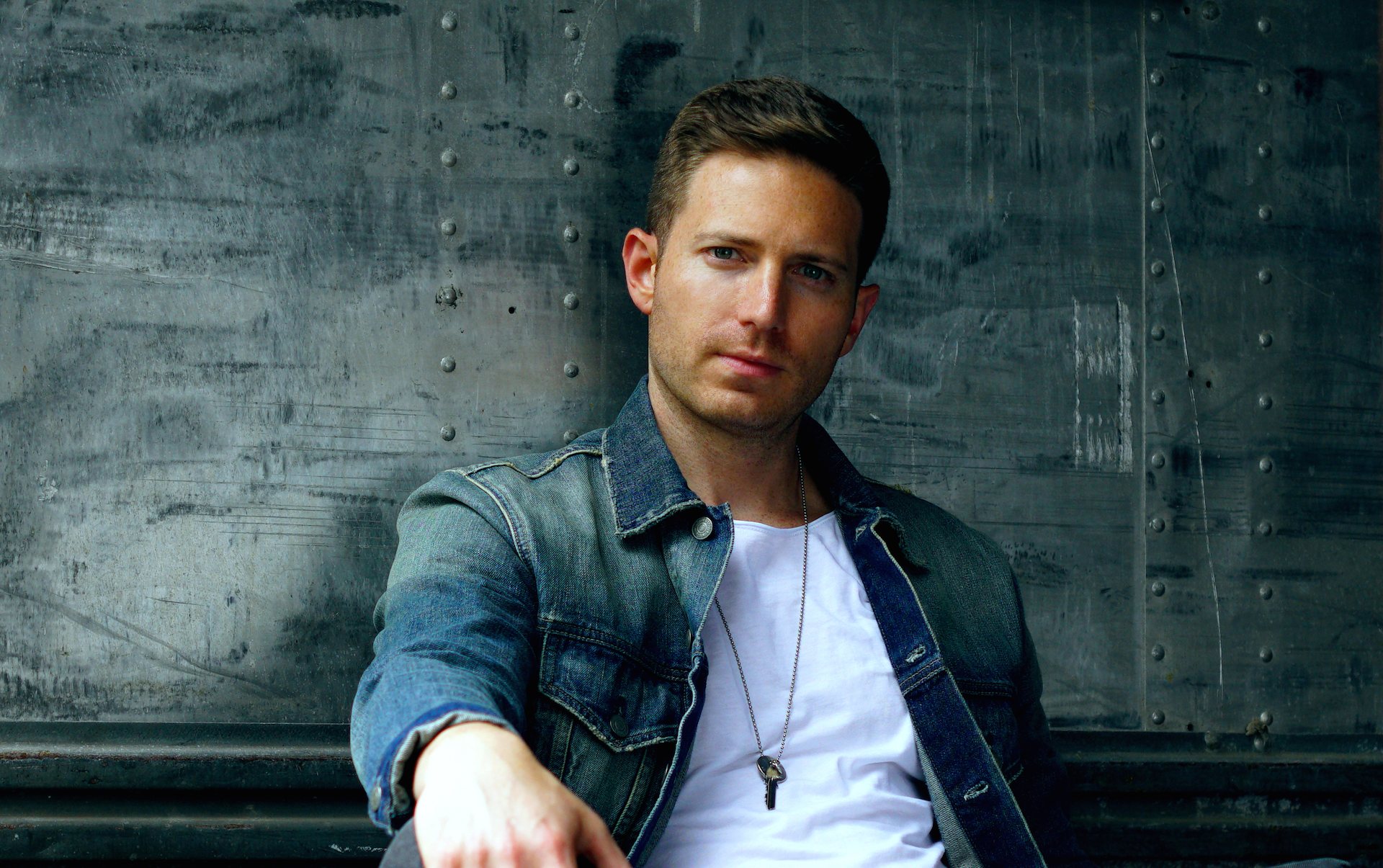 Chris Moreno embraces Nashville on 'It Was You' - Vanyaland