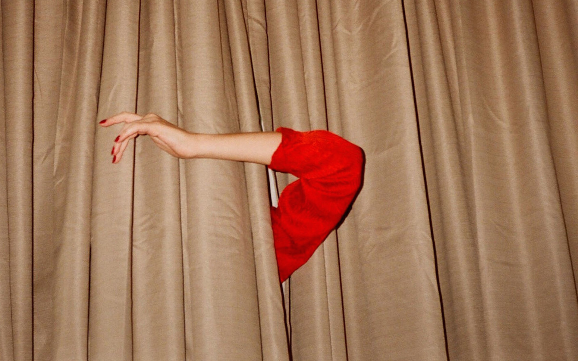 Love Strangers wrangle up a sweet fuzzy kiss on 'Pillowtalk'