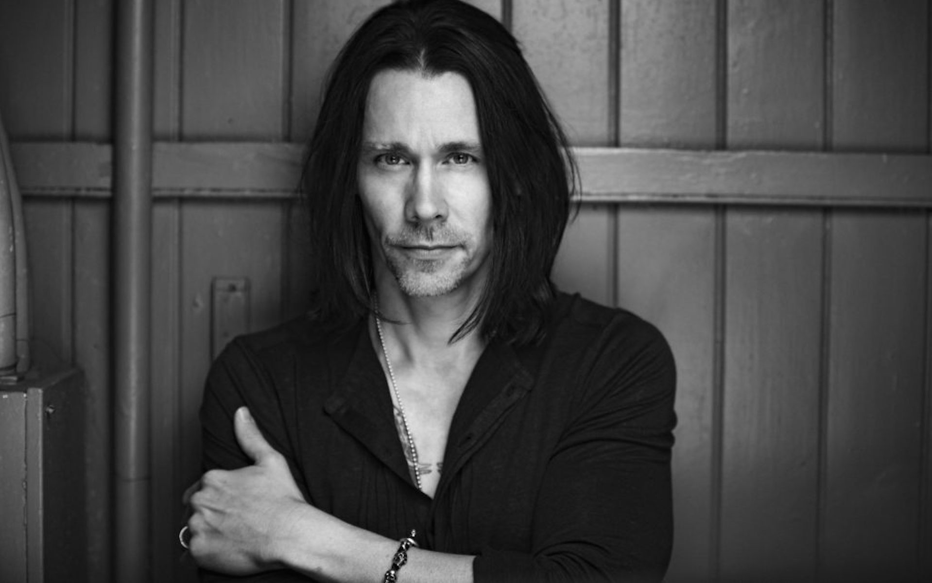 Myles Kennedy digs deep on a collaboration with his past
