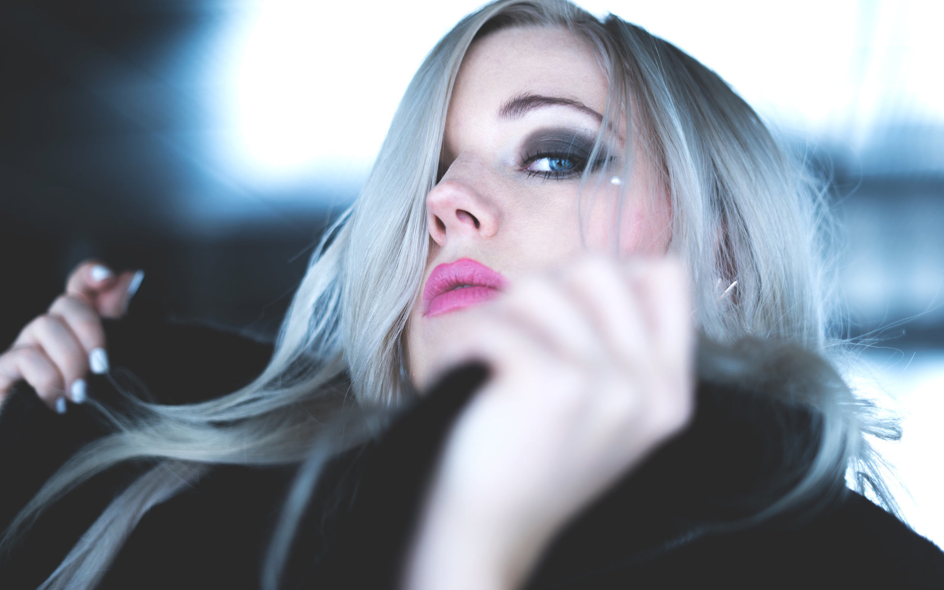 Violet Days summon an emotional alt-pop haze on ‘Somber’